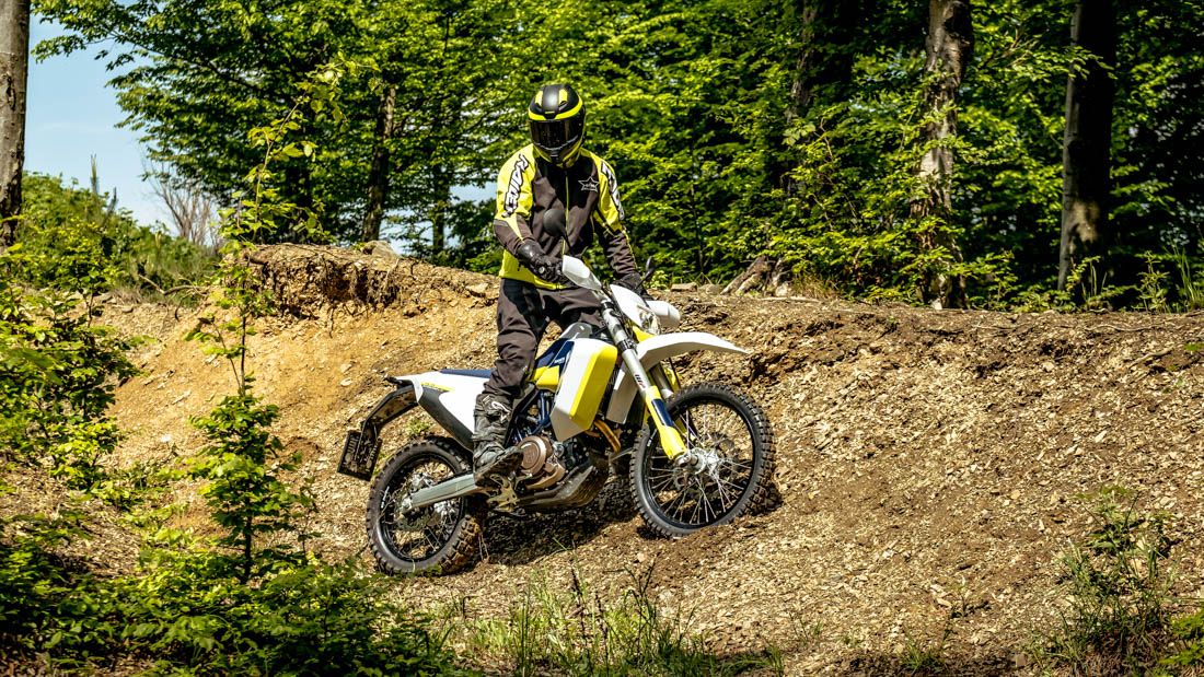 Husqvarna 701 Enduro LR 2020 - Motochecker