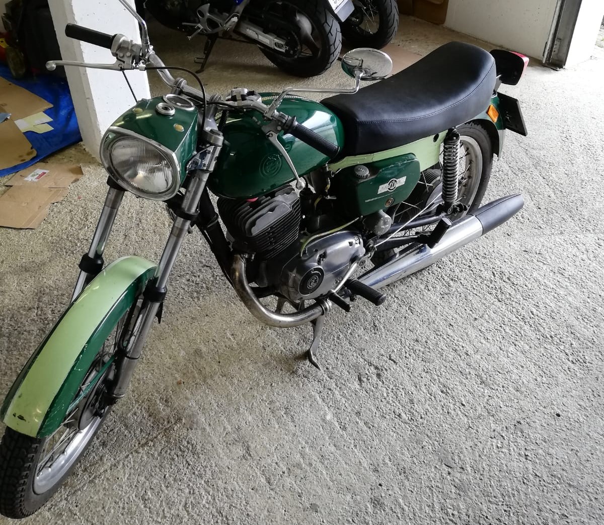 Jawa CZ 125 - Motochecker