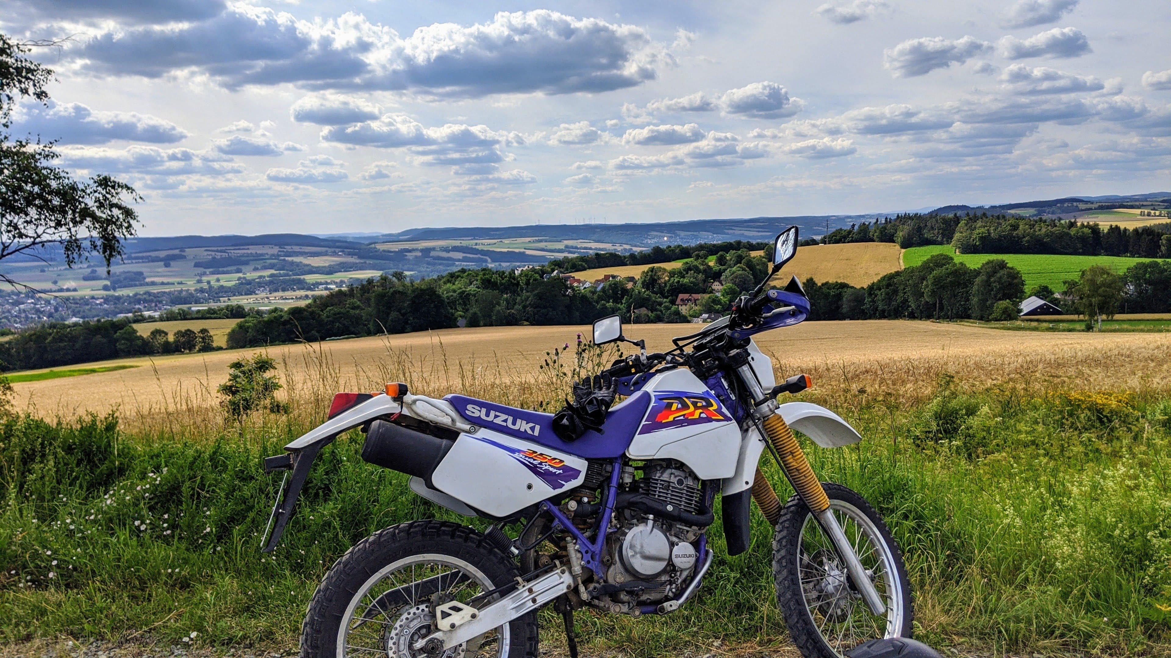 Suzuki DR 650 R - Motochecker